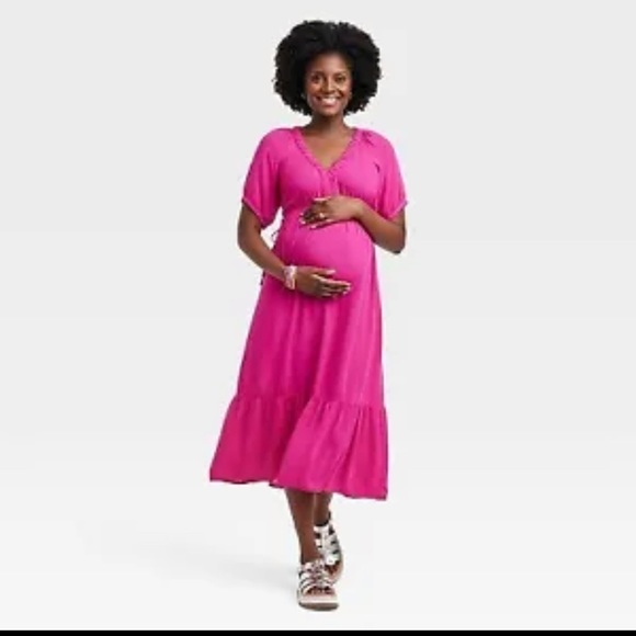 Ingrid & Isabel | Dresses | Elbow Sleeve Maternity Dress Isabel ...